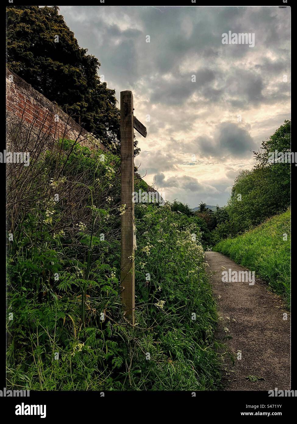 Grey skies in scotland hi-res stock photography and images - Alamy