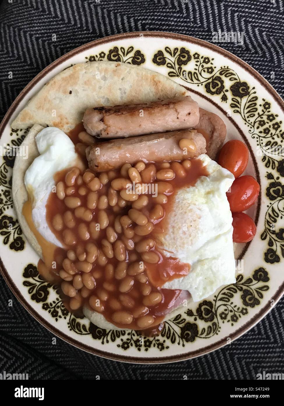 Fry sausage hi-res stock photography and images - Alamy