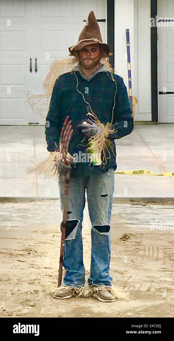 Scarecrow halloween hi-res stock photography and images - Alamy