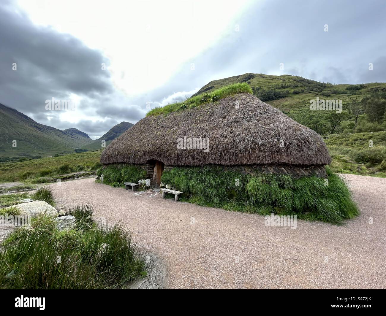 Turf house at glencoe national trust hi-res stock photography and ...