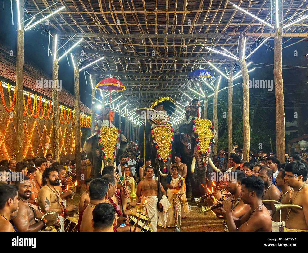 Festival temple hi-res stock photography and images - Alamy