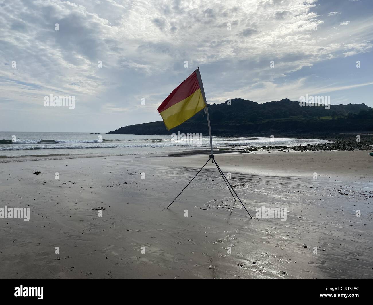 Lifeguard flag hi-res stock photography and images - Alamy