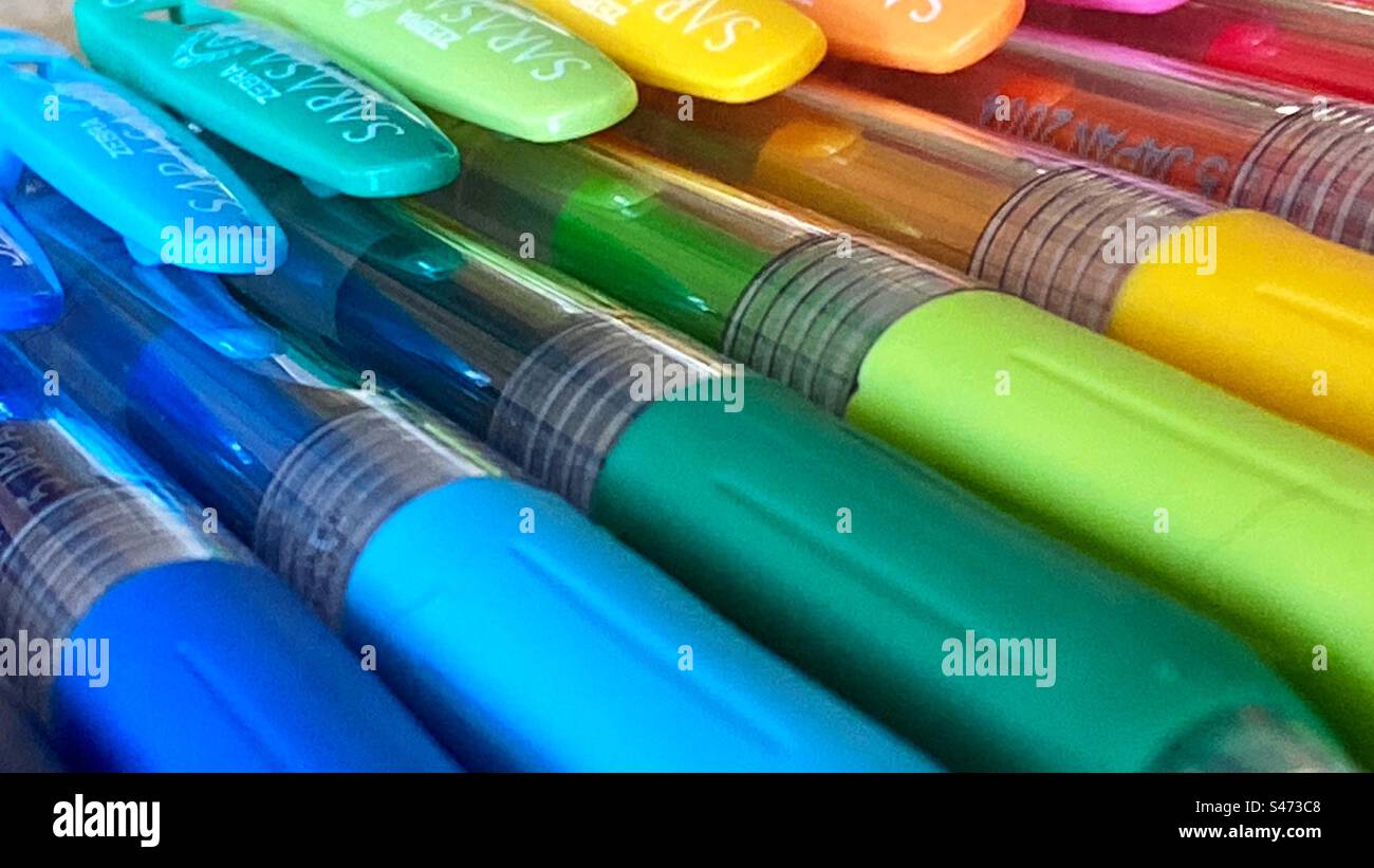 Pens writing hi-res stock photography and images - Alamy