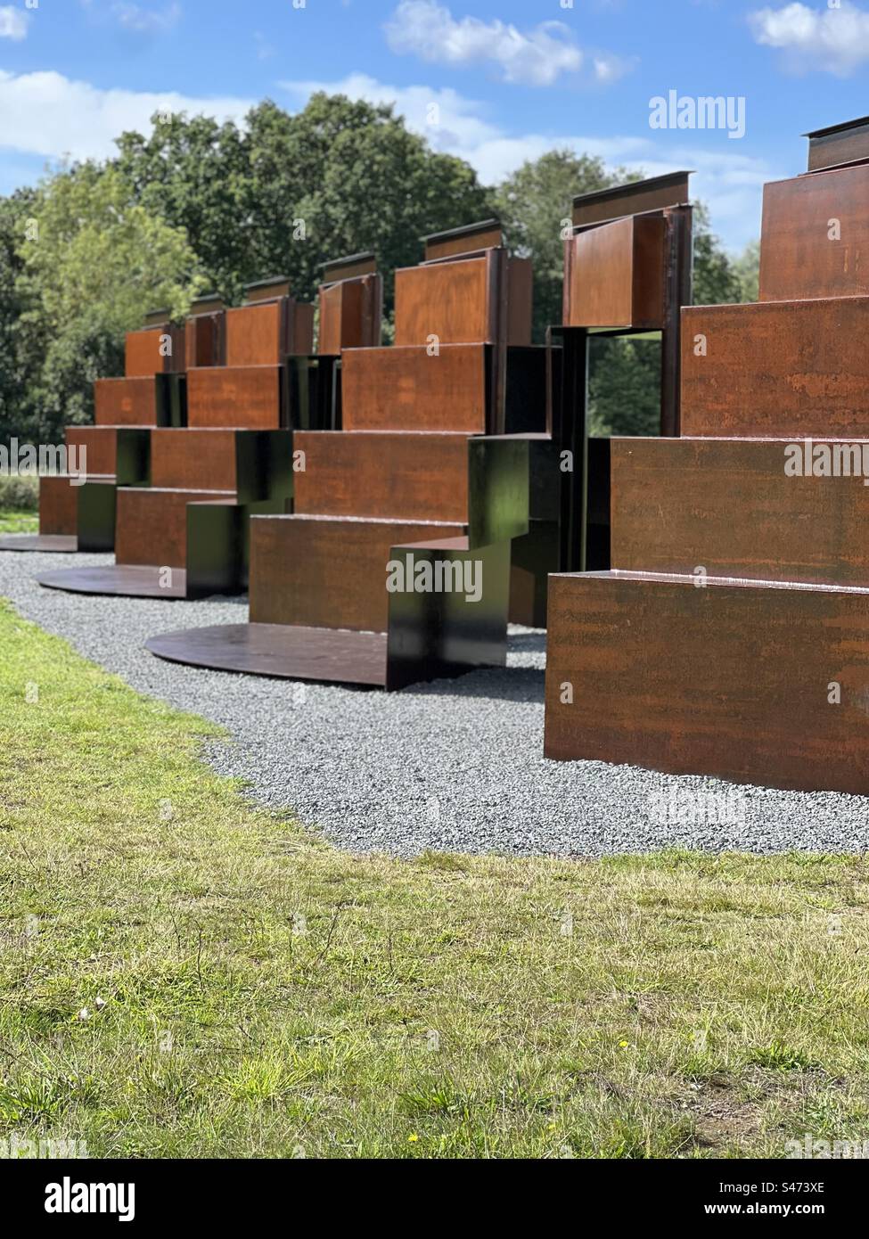 Steel step sculptures hi-res stock photography and images - Alamy