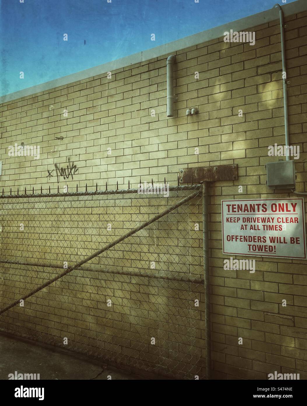 Alley with shops hi-res stock photography and images - Alamy