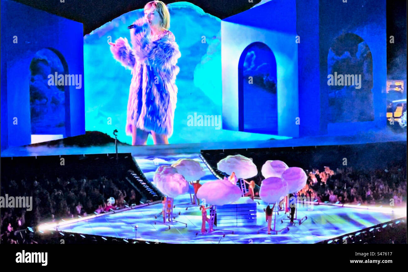 Taylor swift the eras tour hi-res stock photography and images - Alamy