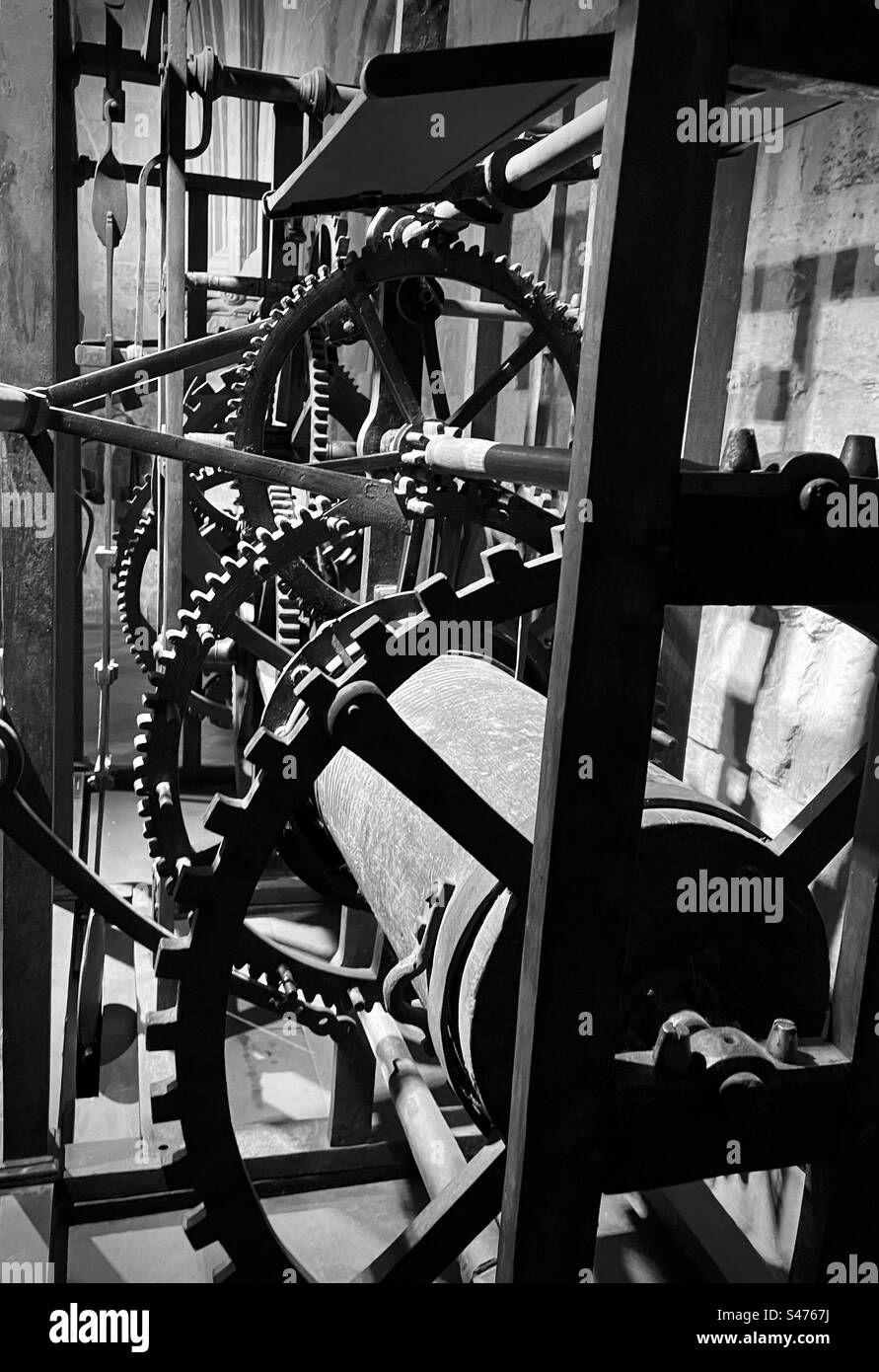 Ancient mechanical clock hi-res stock photography and images - Alamy