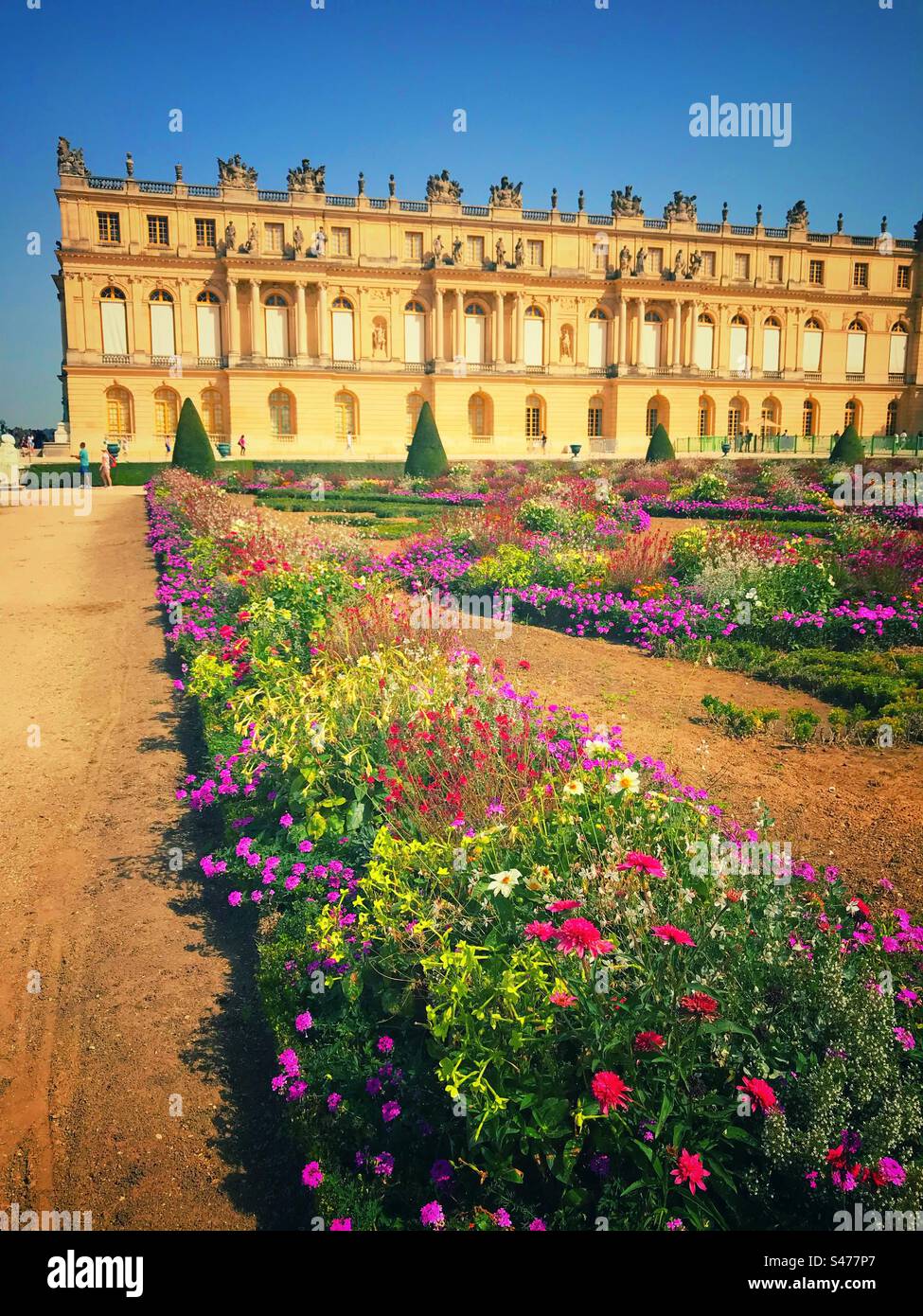 Gardens of the palace of versailles hi-res stock photography and images ...
