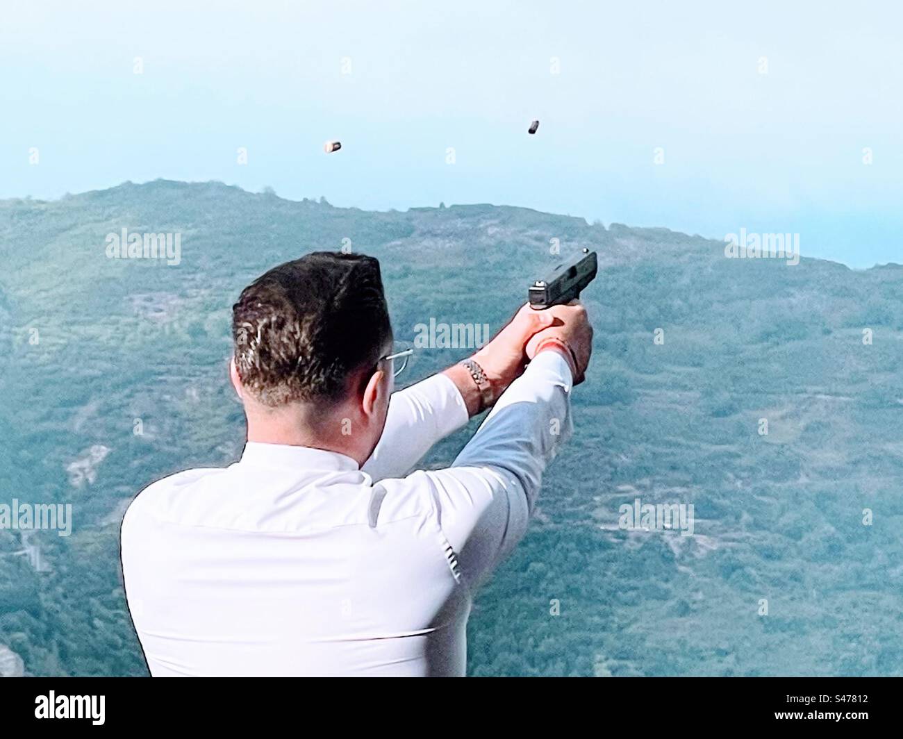Gun shoot hi-res stock photography and images - Alamy
