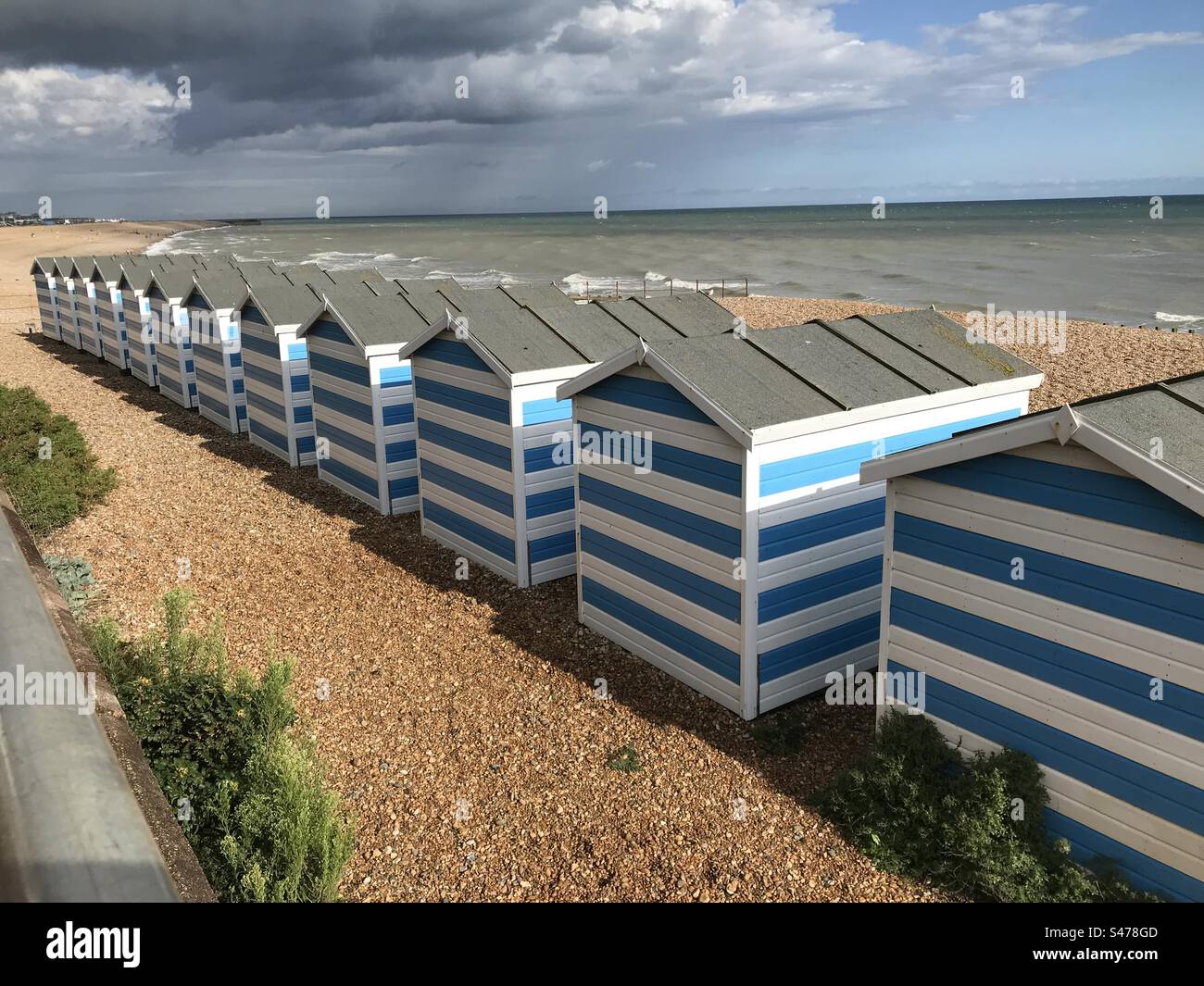 English beach huts hi-res stock photography and images - Alamy