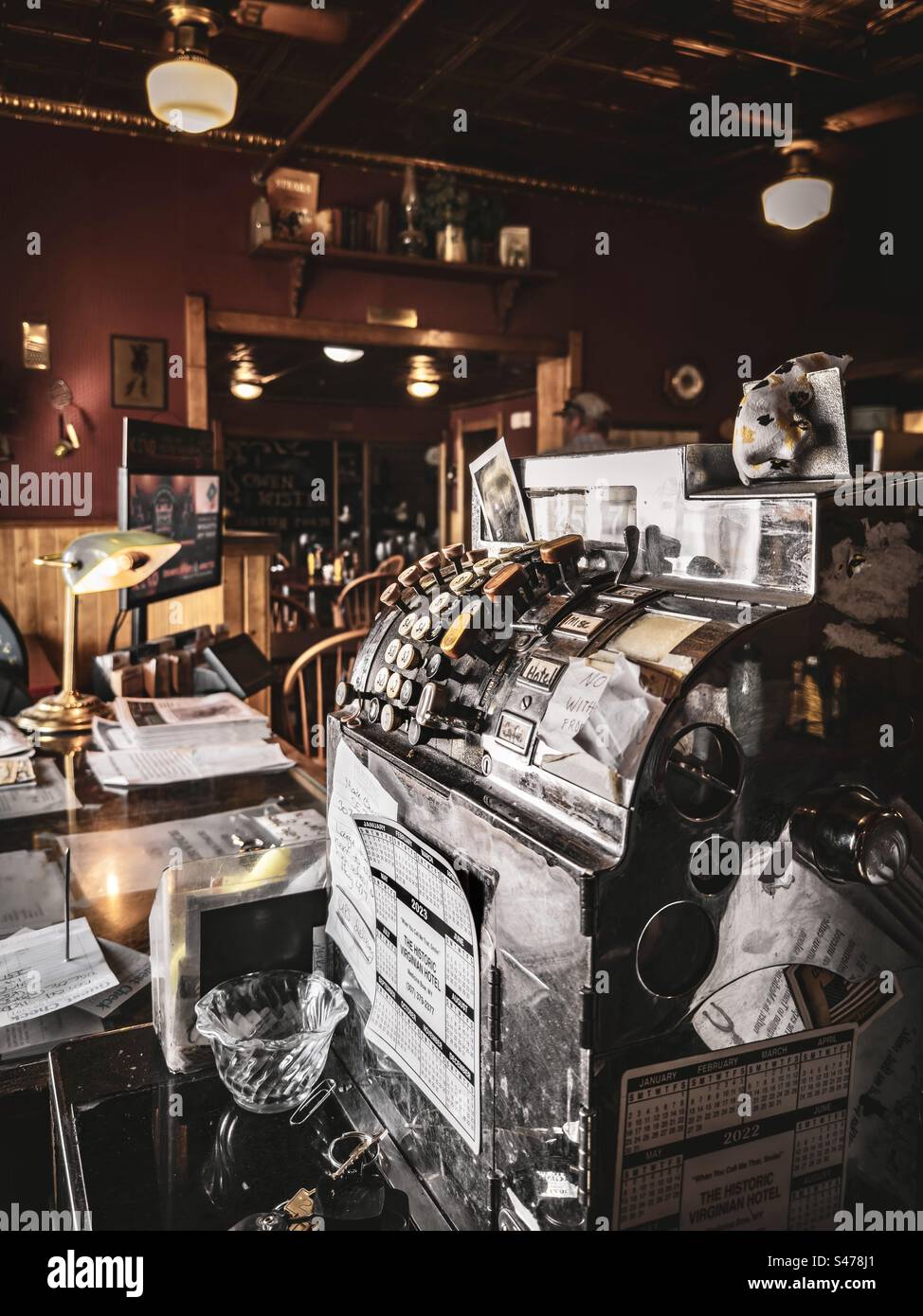 Restaurant cashier hi-res stock photography and images - Alamy