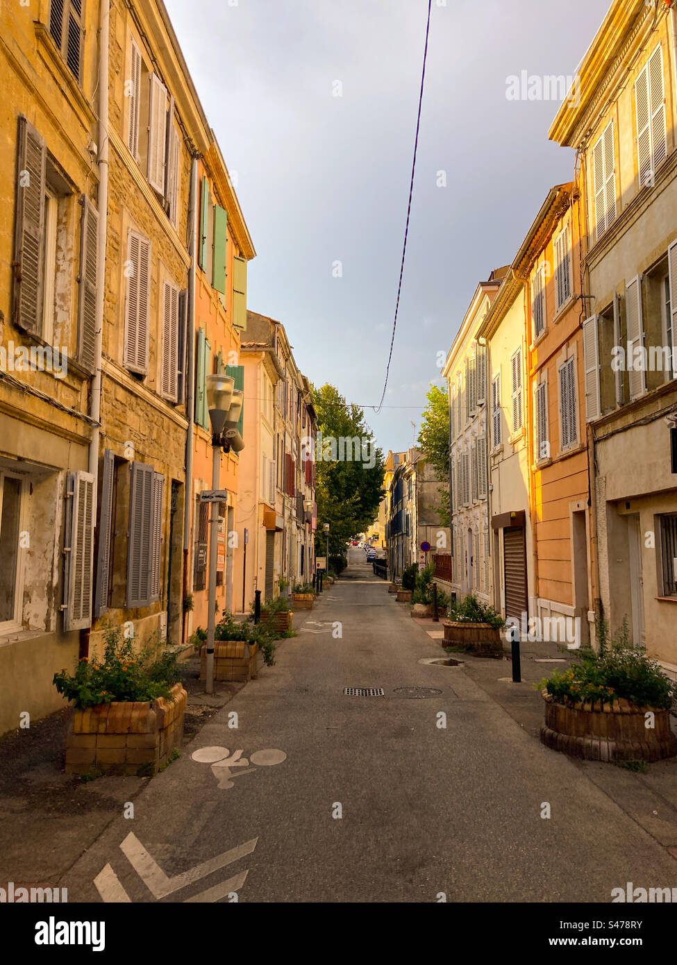 Salon provence hi-res stock photography and images - Alamy