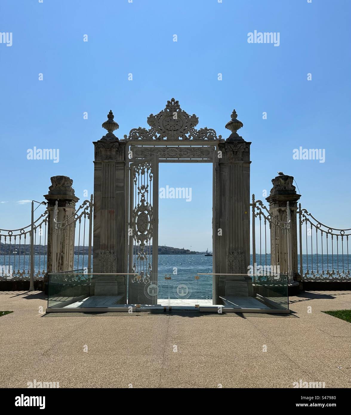 Gate by the sea Stock Photo - Alamy