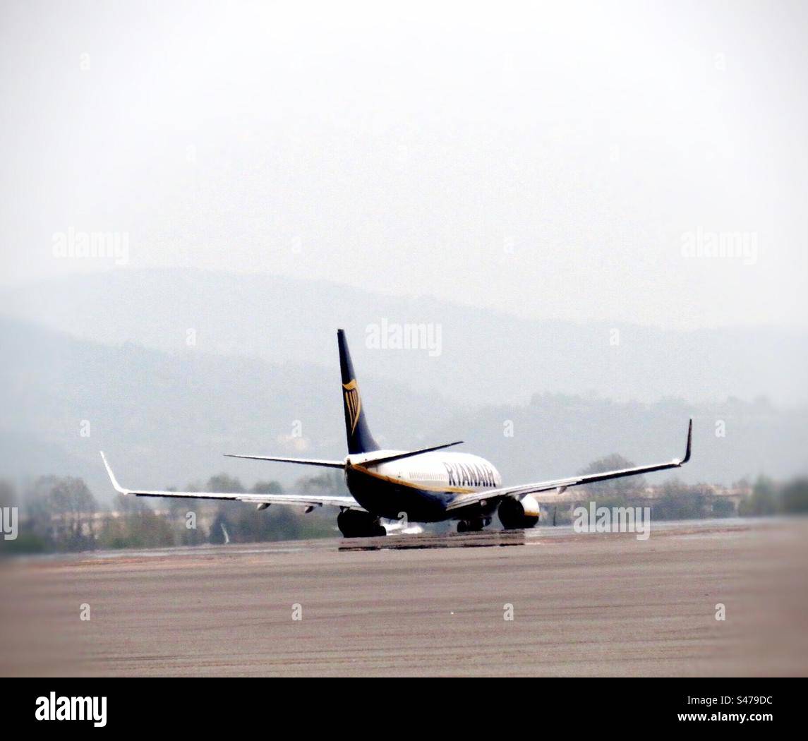 Viaggio aereo hi-res stock photography and images - Alamy