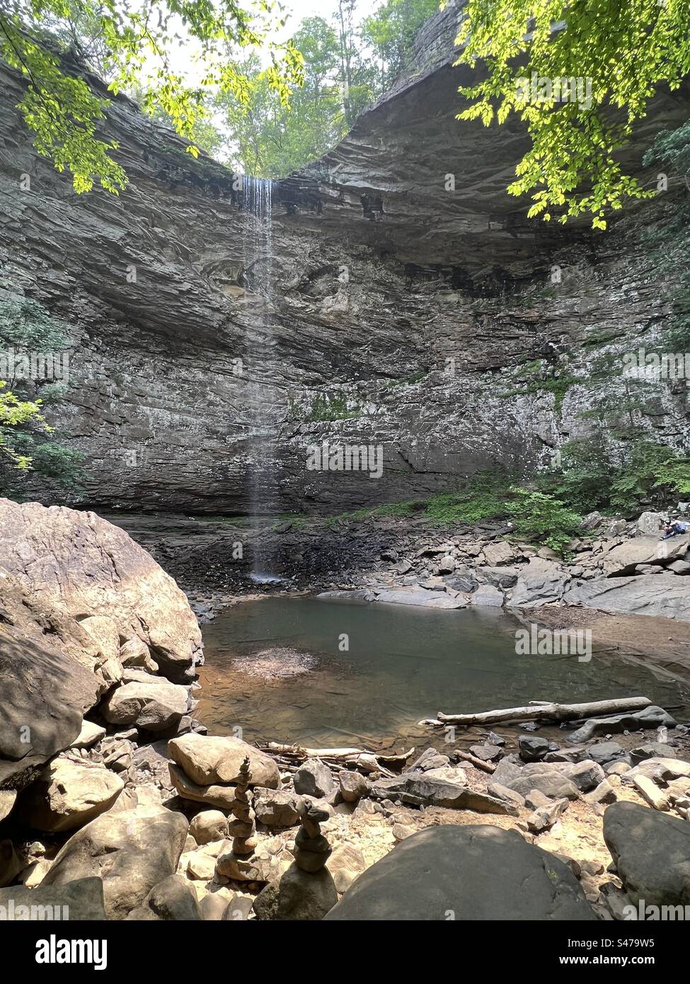 Emerald colored pool from slim waterfall hi-res stock photography and ...