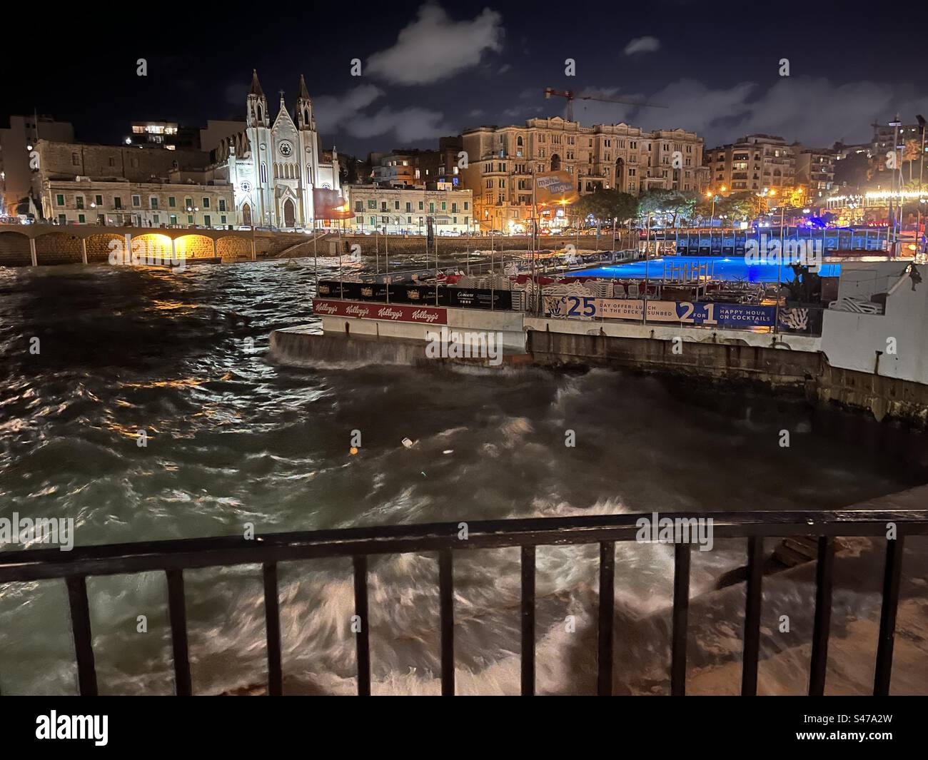 Night storm sea hi-res stock photography and images - Alamy