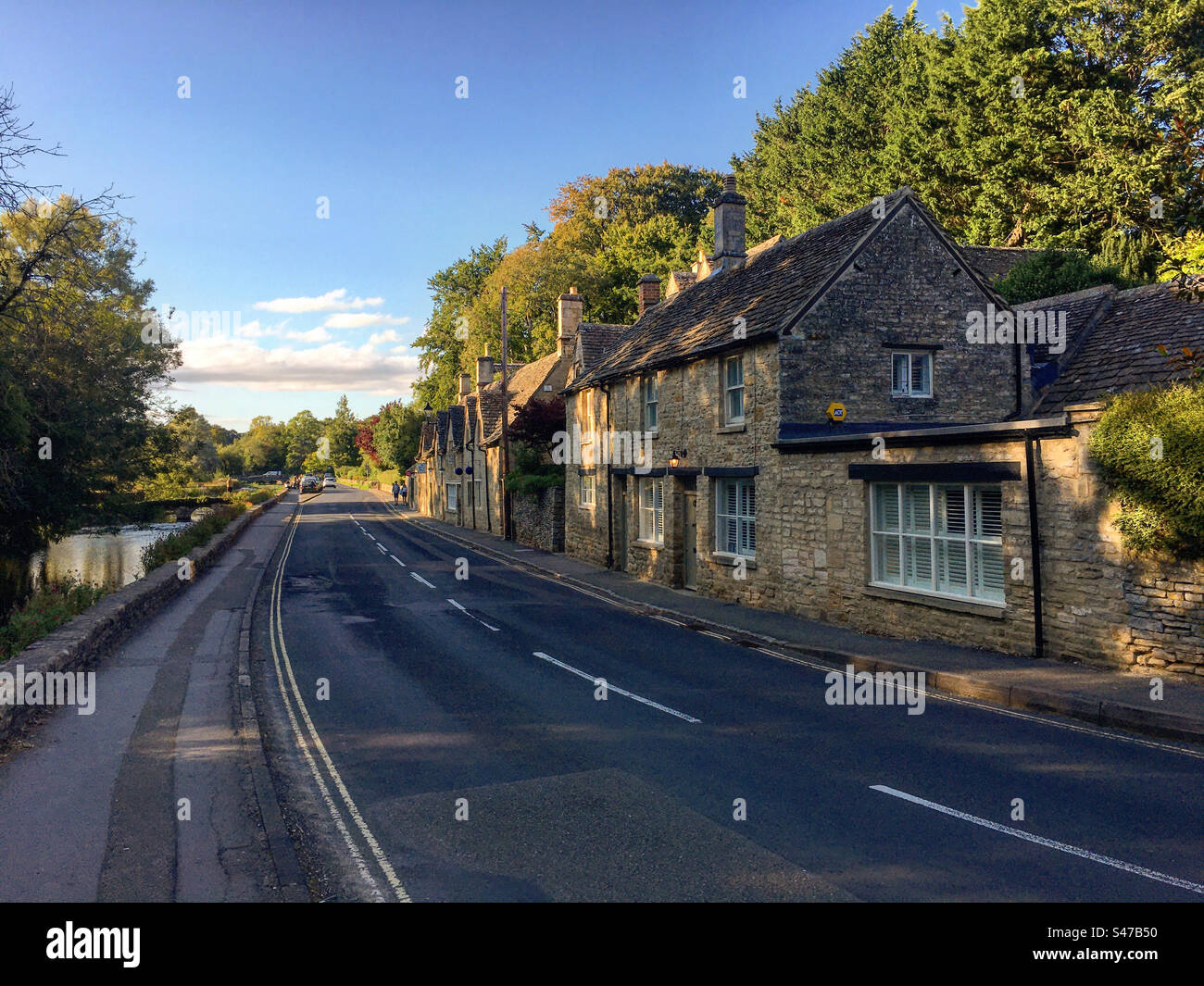 Bibury village hi-res stock photography and images - Alamy