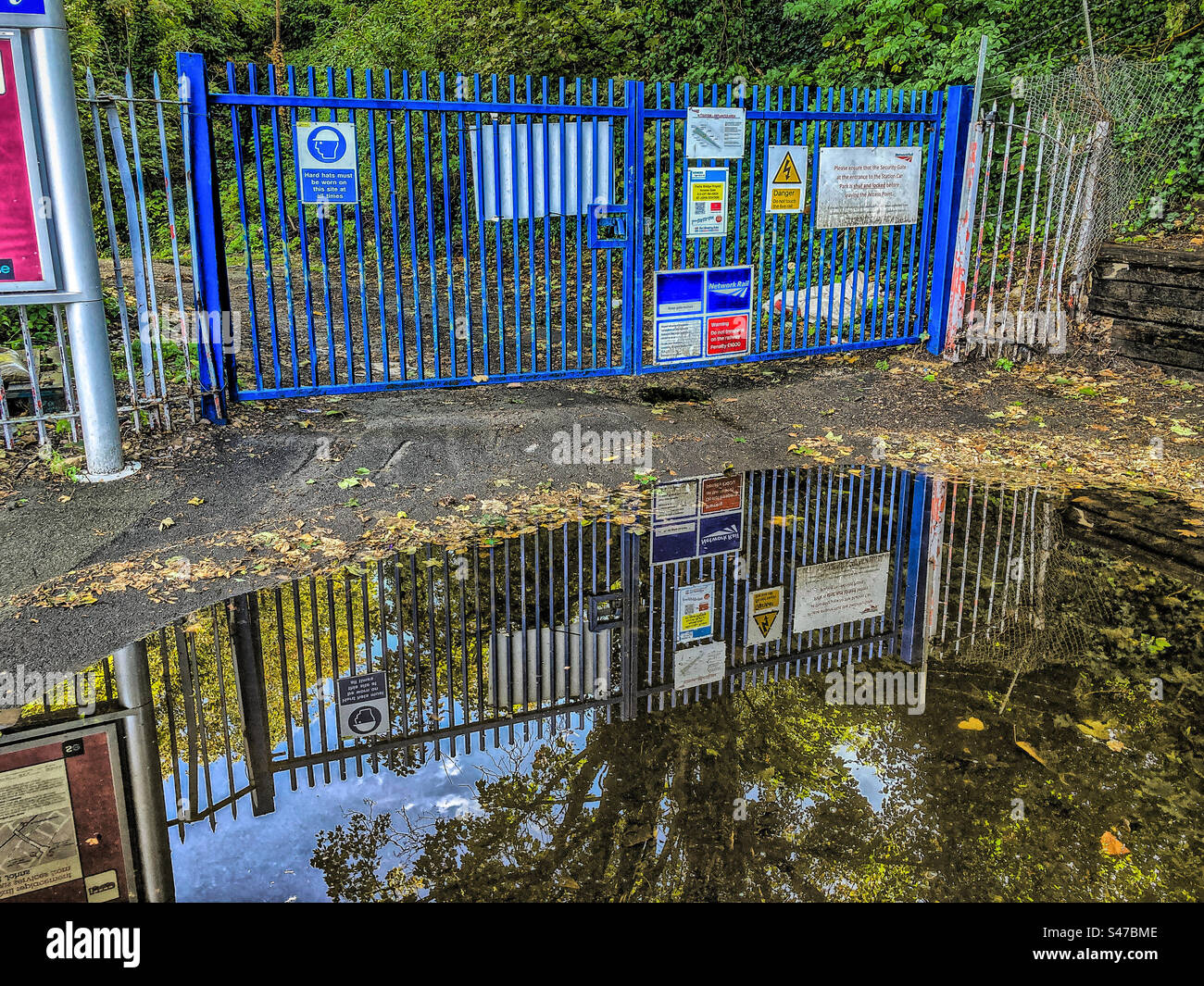 Large metal gates hi-res stock photography and images - Alamy