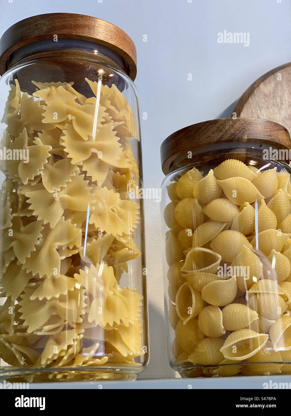 Pasta shelf hi-res stock photography and images - Alamy