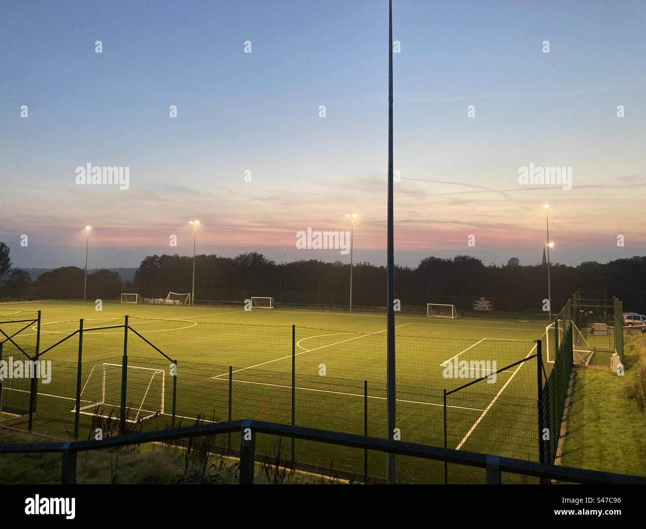 Football pitch night hi-res stock photography and images - Alamy