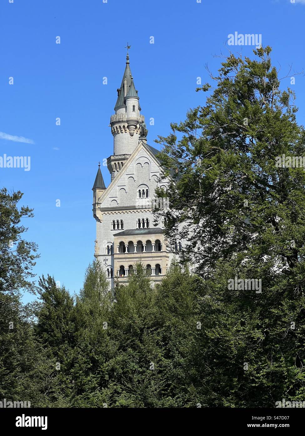 Castle through trees hi-res stock photography and images - Alamy
