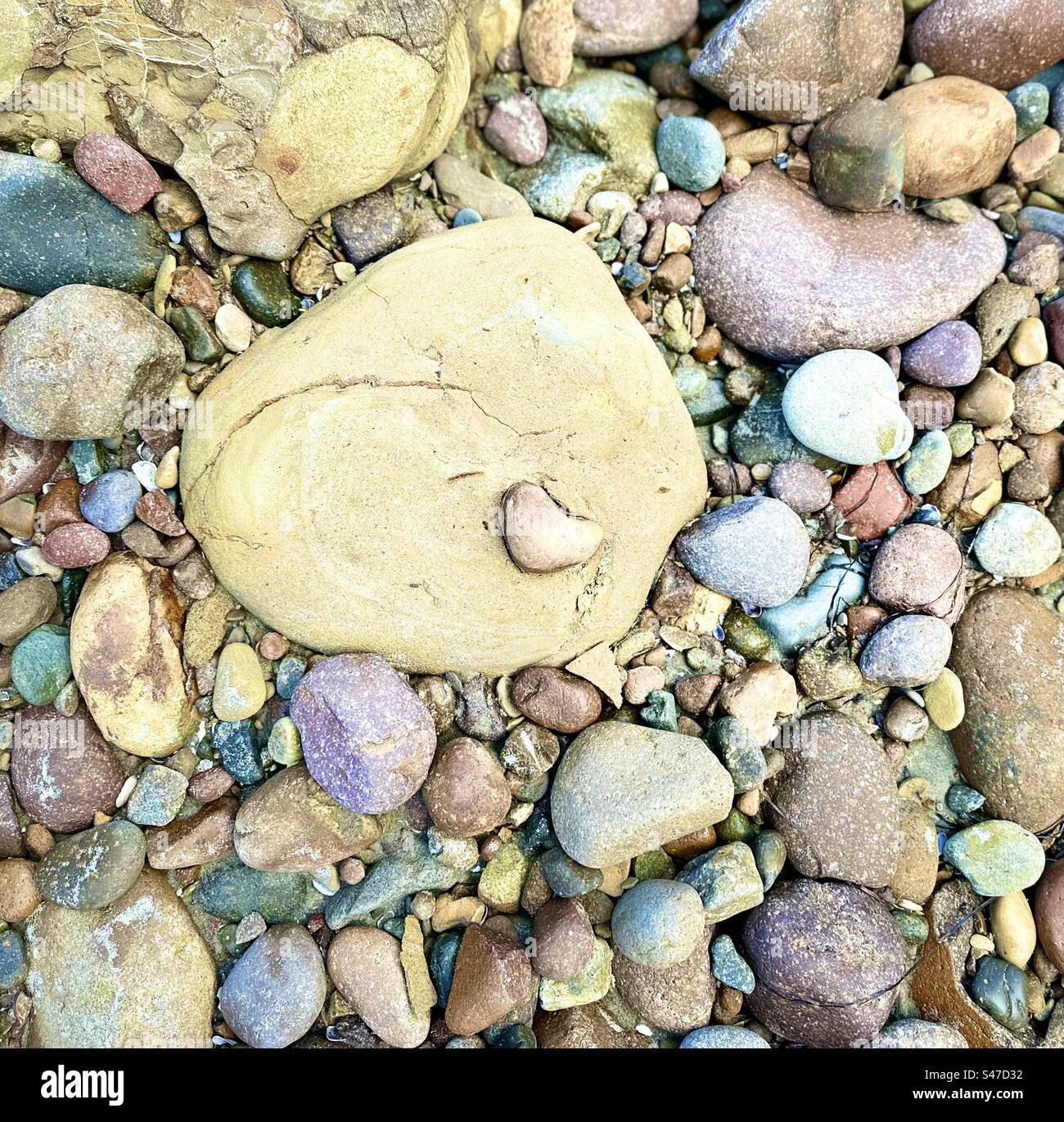 Rock heart hi-res stock photography and images - Alamy