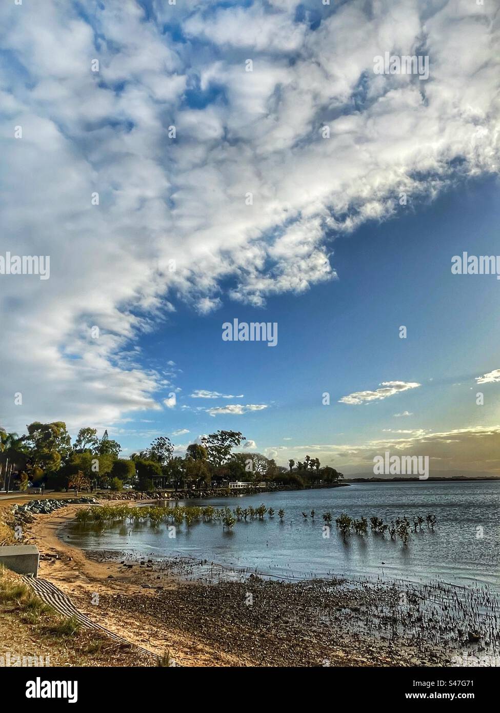 Follow curve hi-res stock photography and images - Alamy