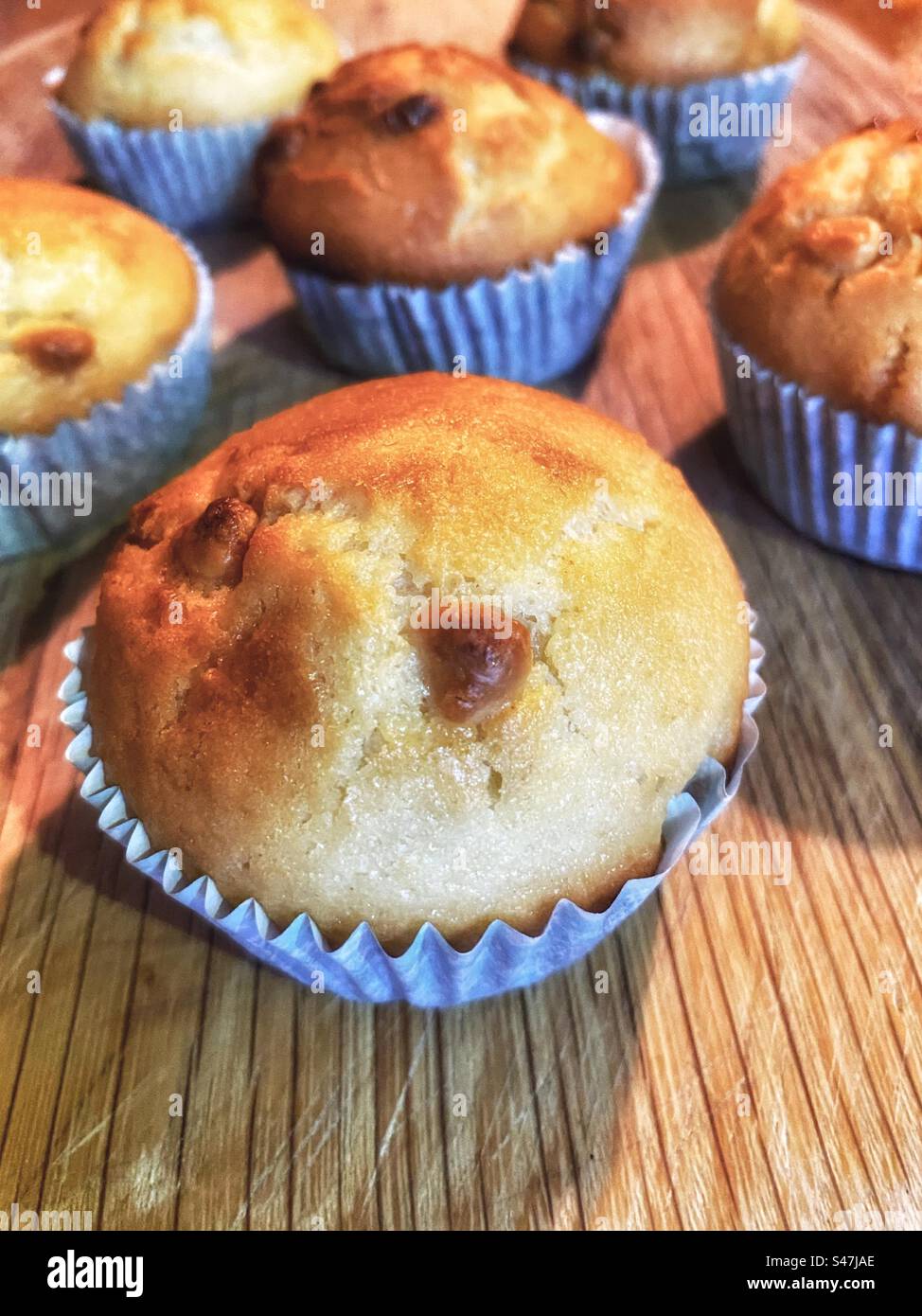 Muffins baking hi-res stock photography and images - Alamy