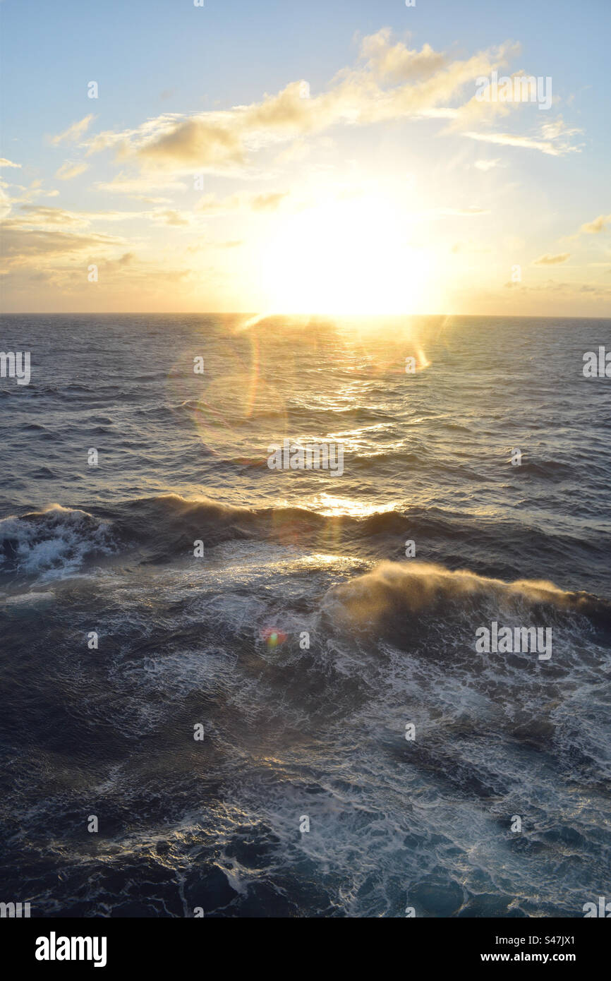 Sparkle waves hi-res stock photography and images - Alamy