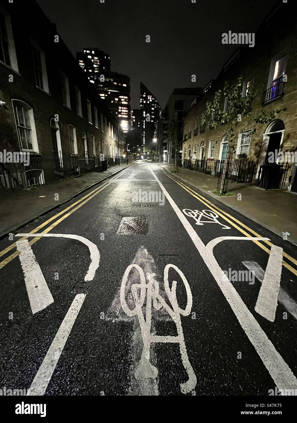 Street cycle hi-res stock photography and images - Alamy