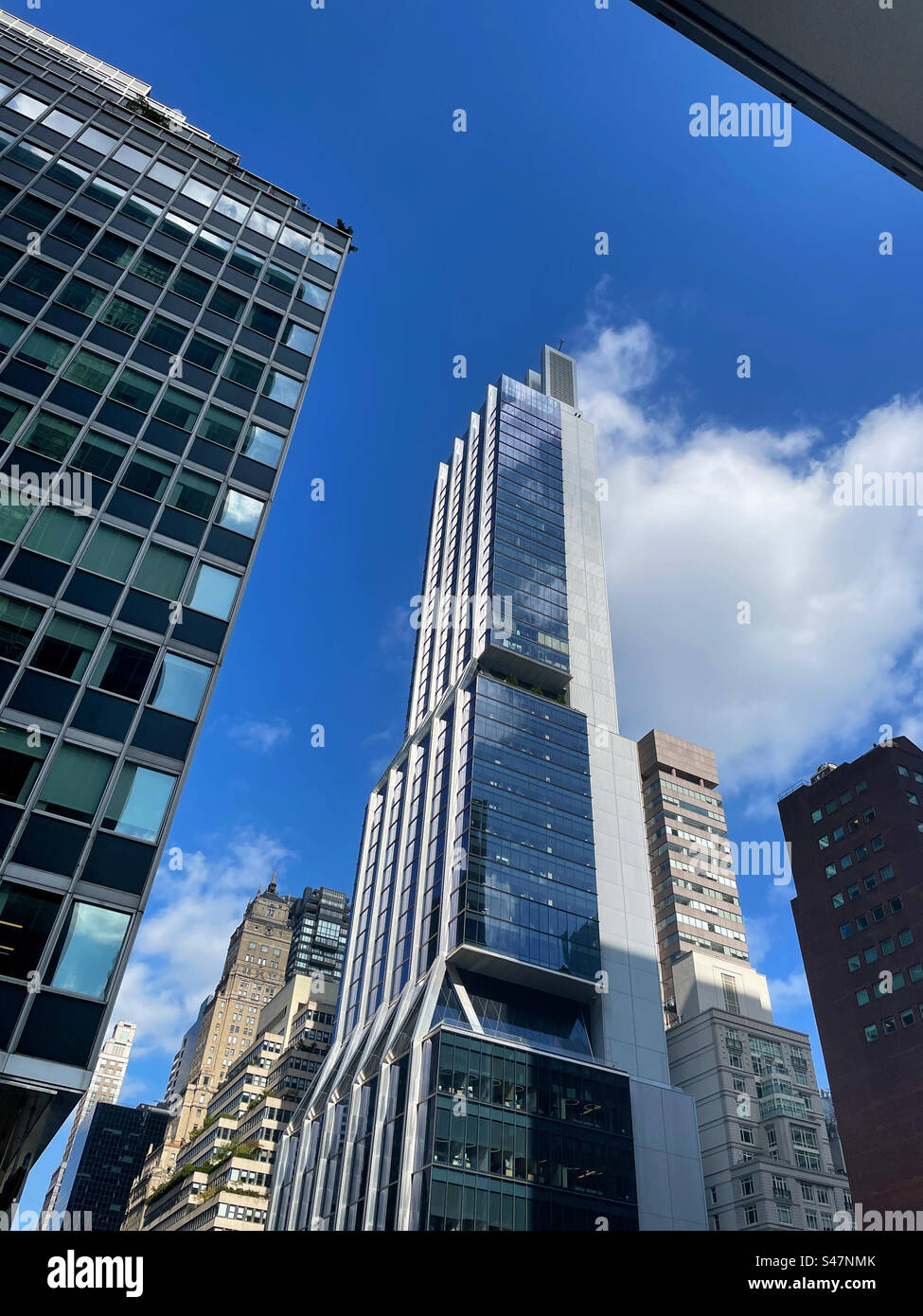 425 Park Ave. is an office building tower in Midtown Manhattan, 2023 ...