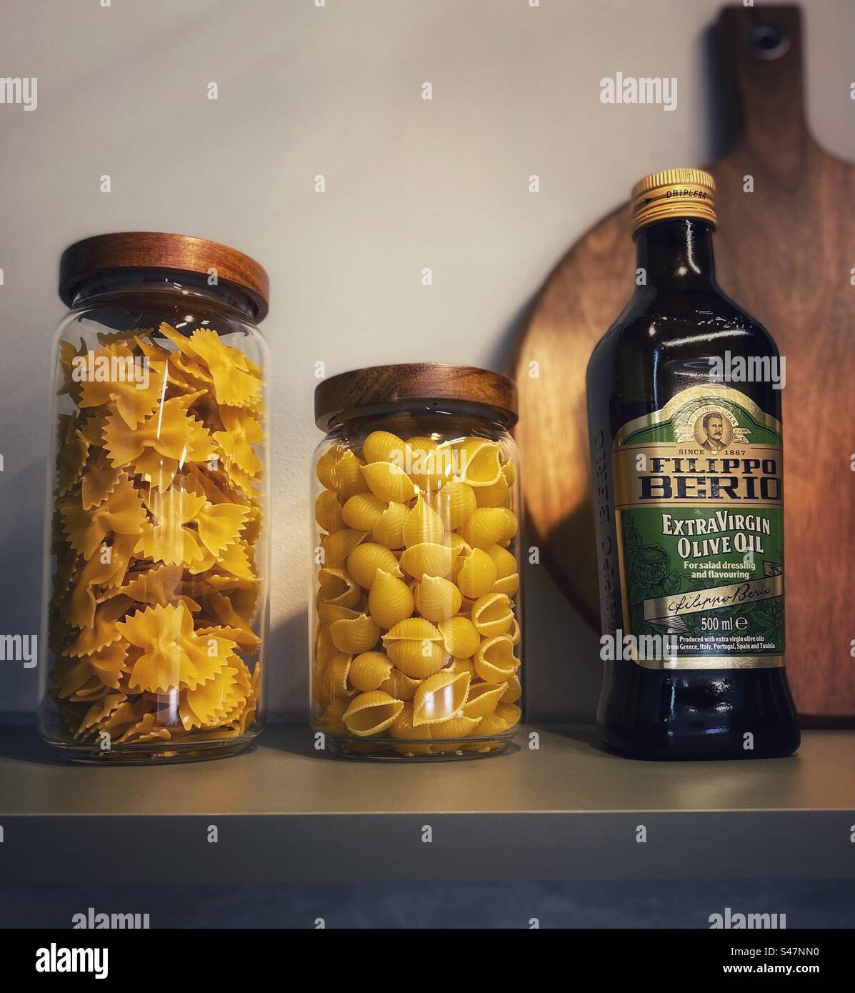 Kitchen essentials hi-res stock photography and images - Alamy