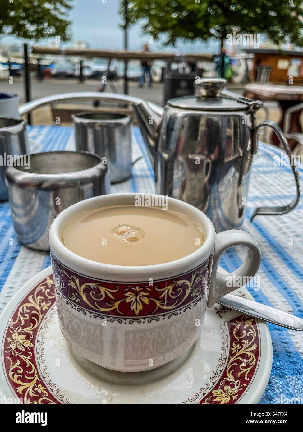 Traditional cafe pot of tea Stock Photo - Alamy