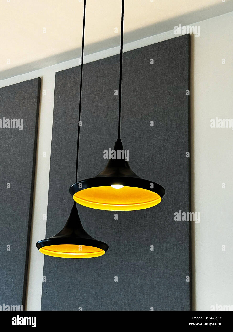 Light fixture hi-res stock photography and images - Alamy