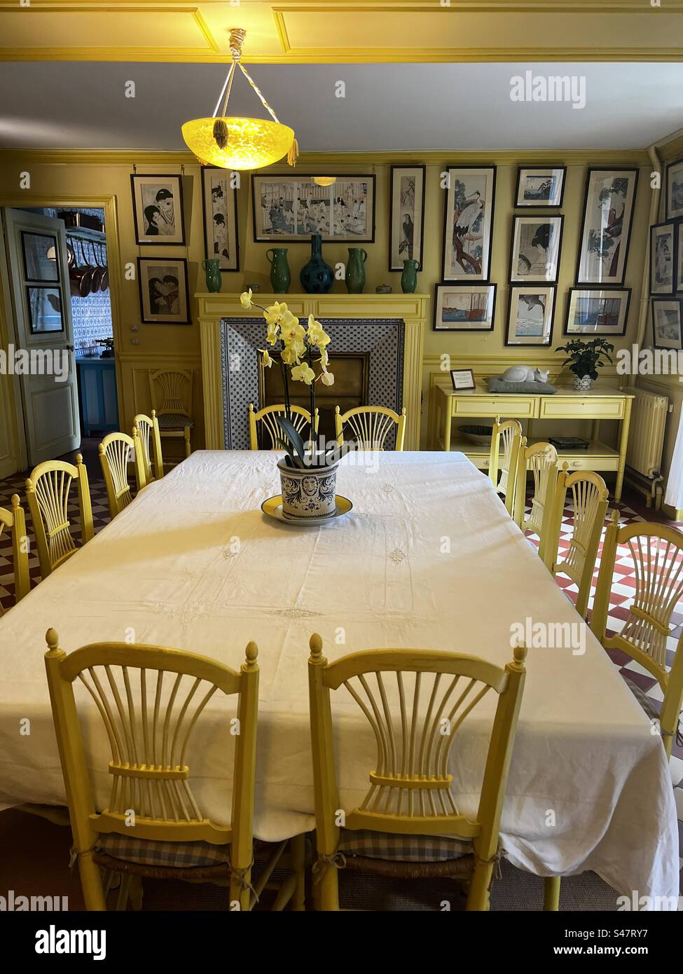 Monets kitchen hi-res stock photography and images - Alamy