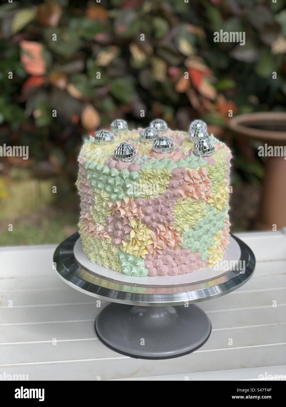 Colourful cake hi-res stock photography and images - Alamy