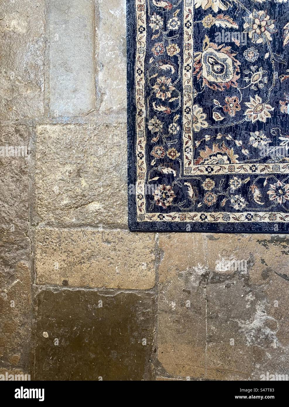 Old stone floor hi-res stock photography and images - Alamy