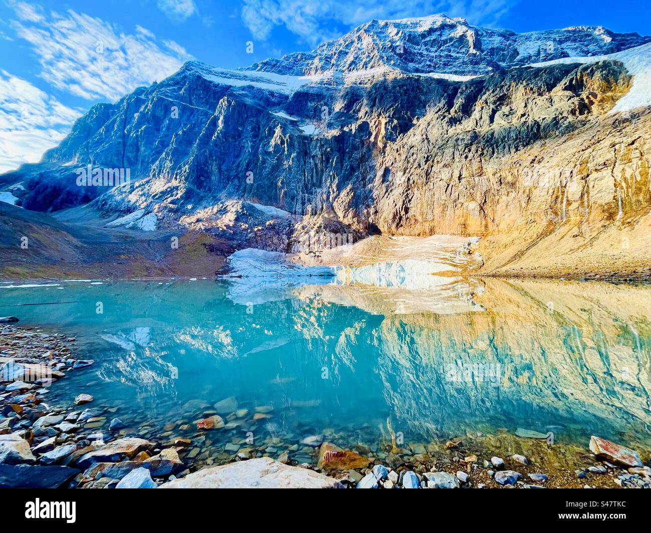 Mt edith cavell hi-res stock photography and images - Alamy