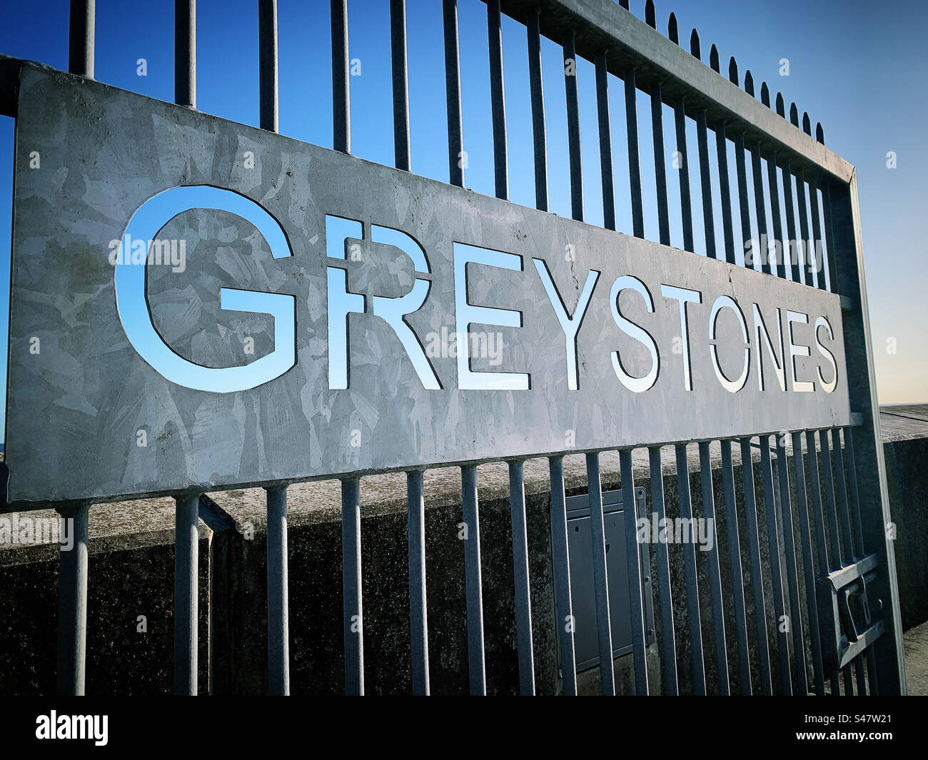 Greystones sign hi-res stock photography and images - Alamy