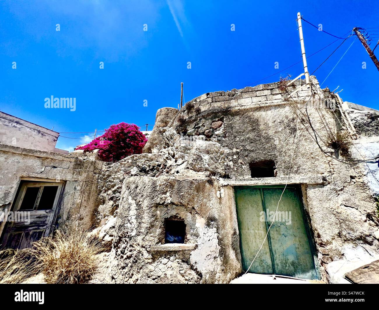 Greece old stone building windows hi-res stock photography and images ...
