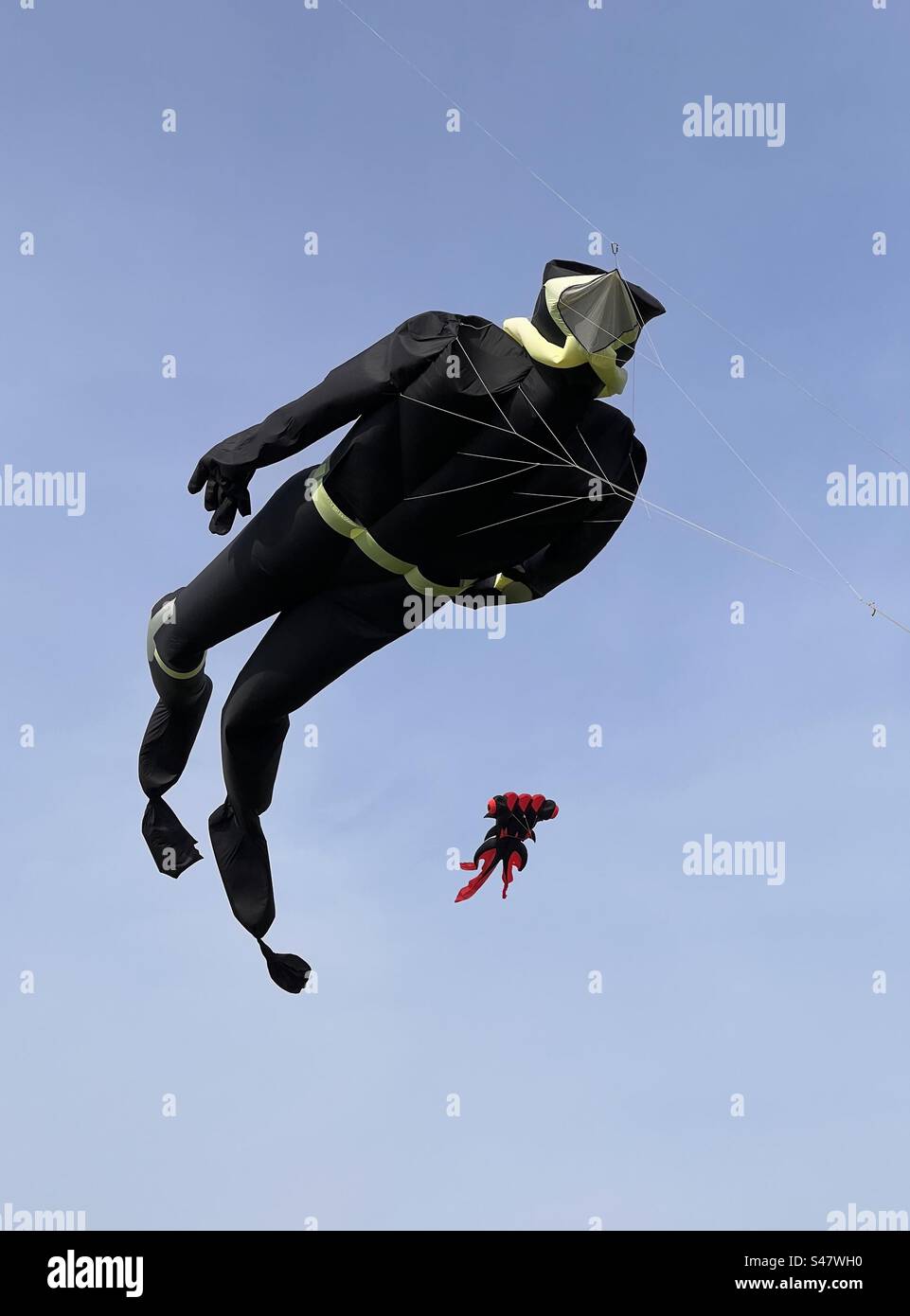 Diver kite in flight Stock Photo - Alamy