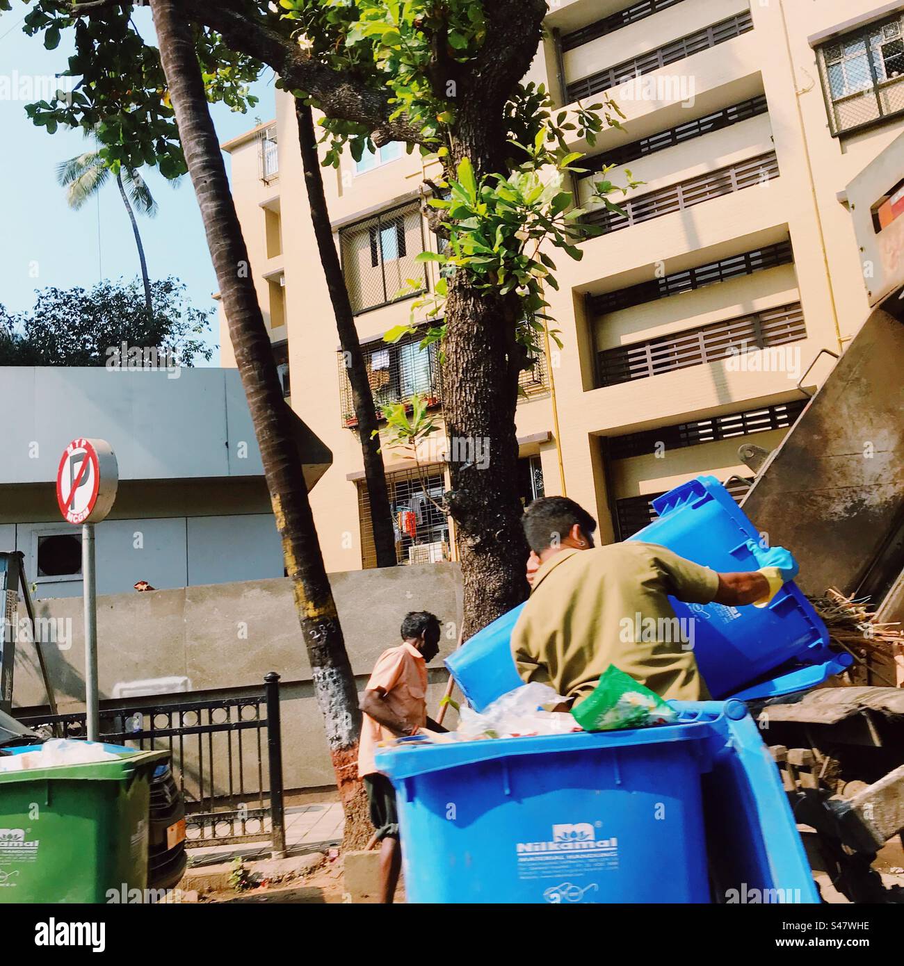 Collectors garbage hi-res stock photography and images - Alamy