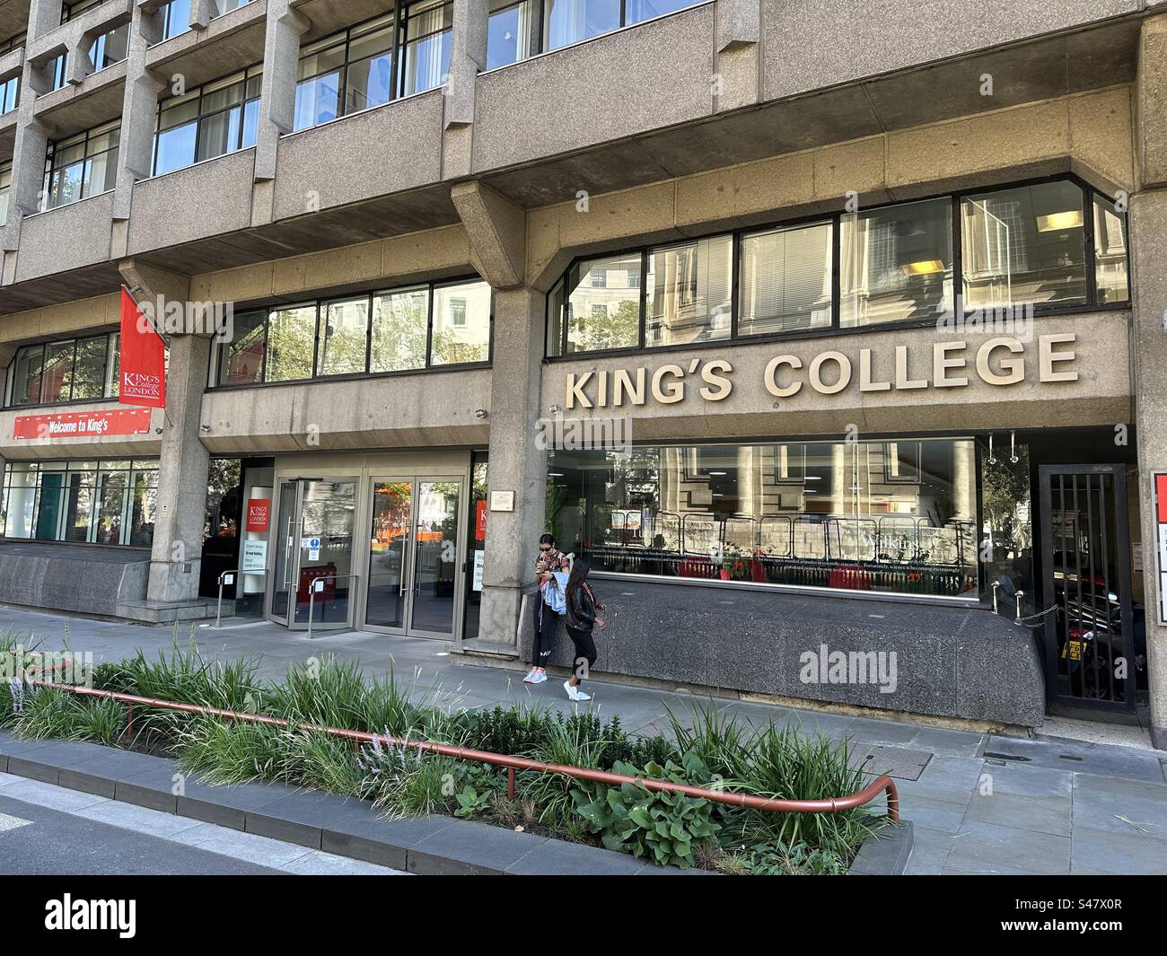 Kings college london university hi-res stock photography and images - Alamy