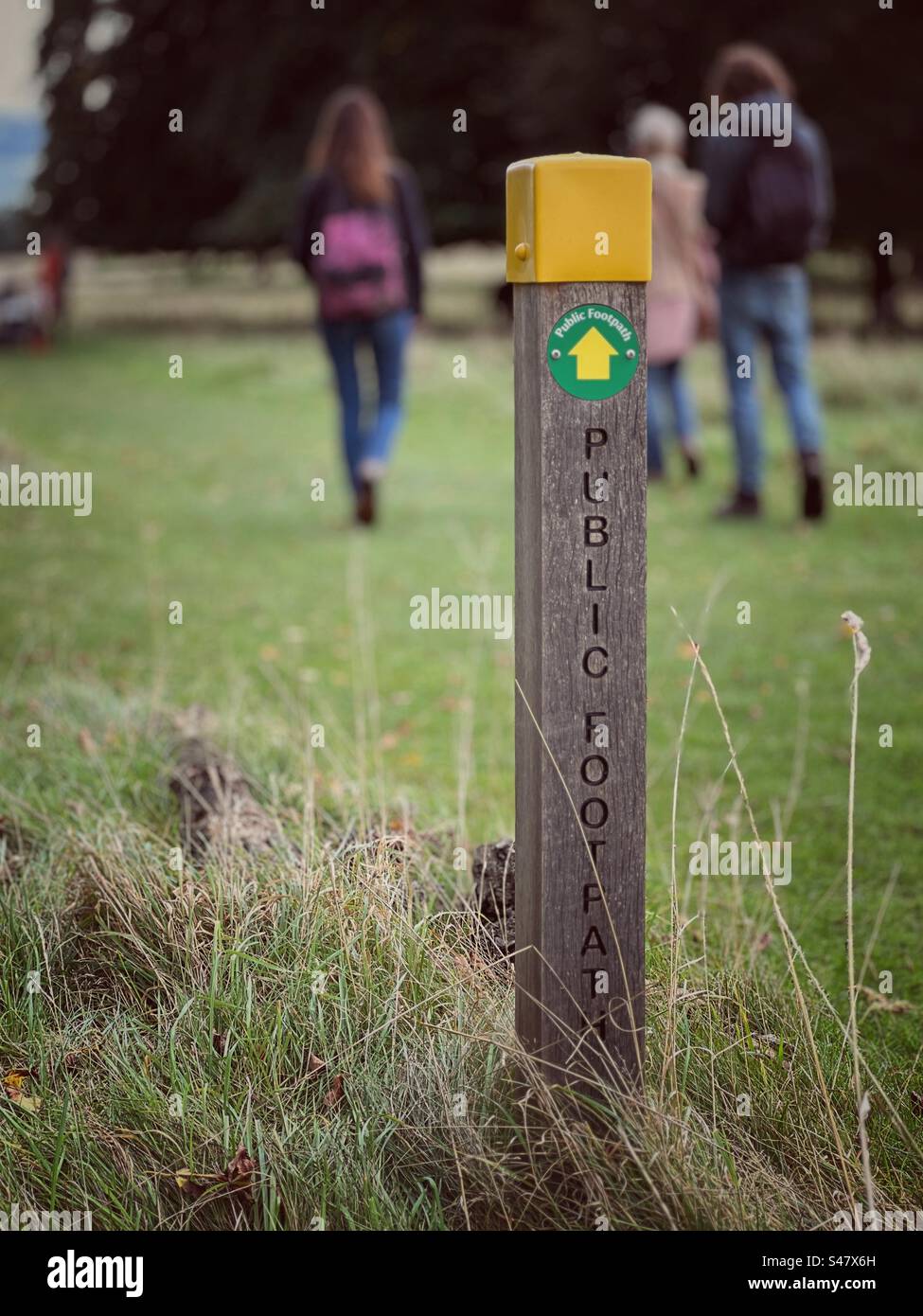 Footpath walkers hi-res stock photography and images - Alamy