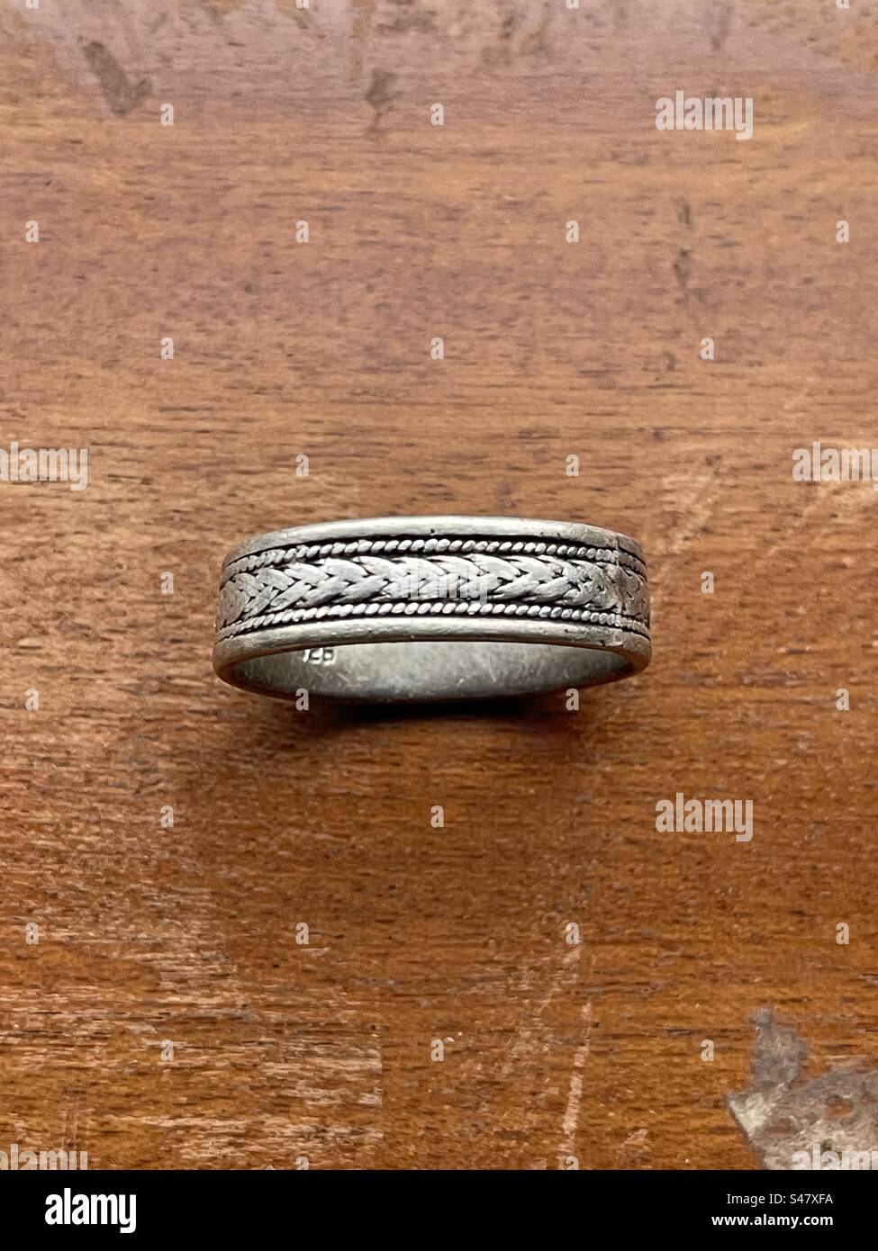 Silver ring hi-res stock photography and images - Alamy