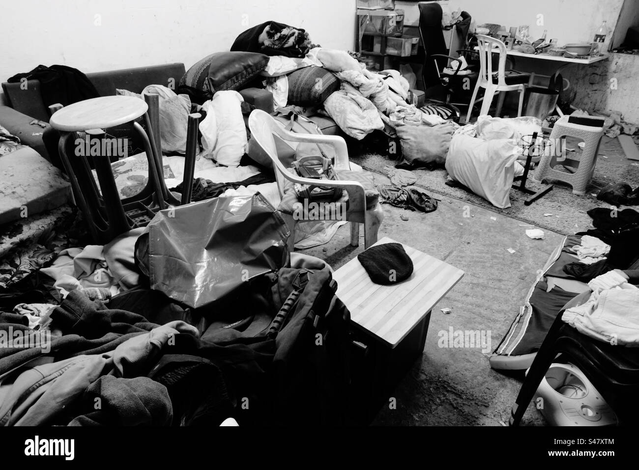 Interior social hi-res stock photography and images - Alamy