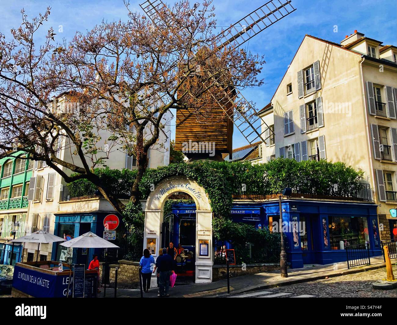 Monmartre hi-res stock photography and images - Alamy