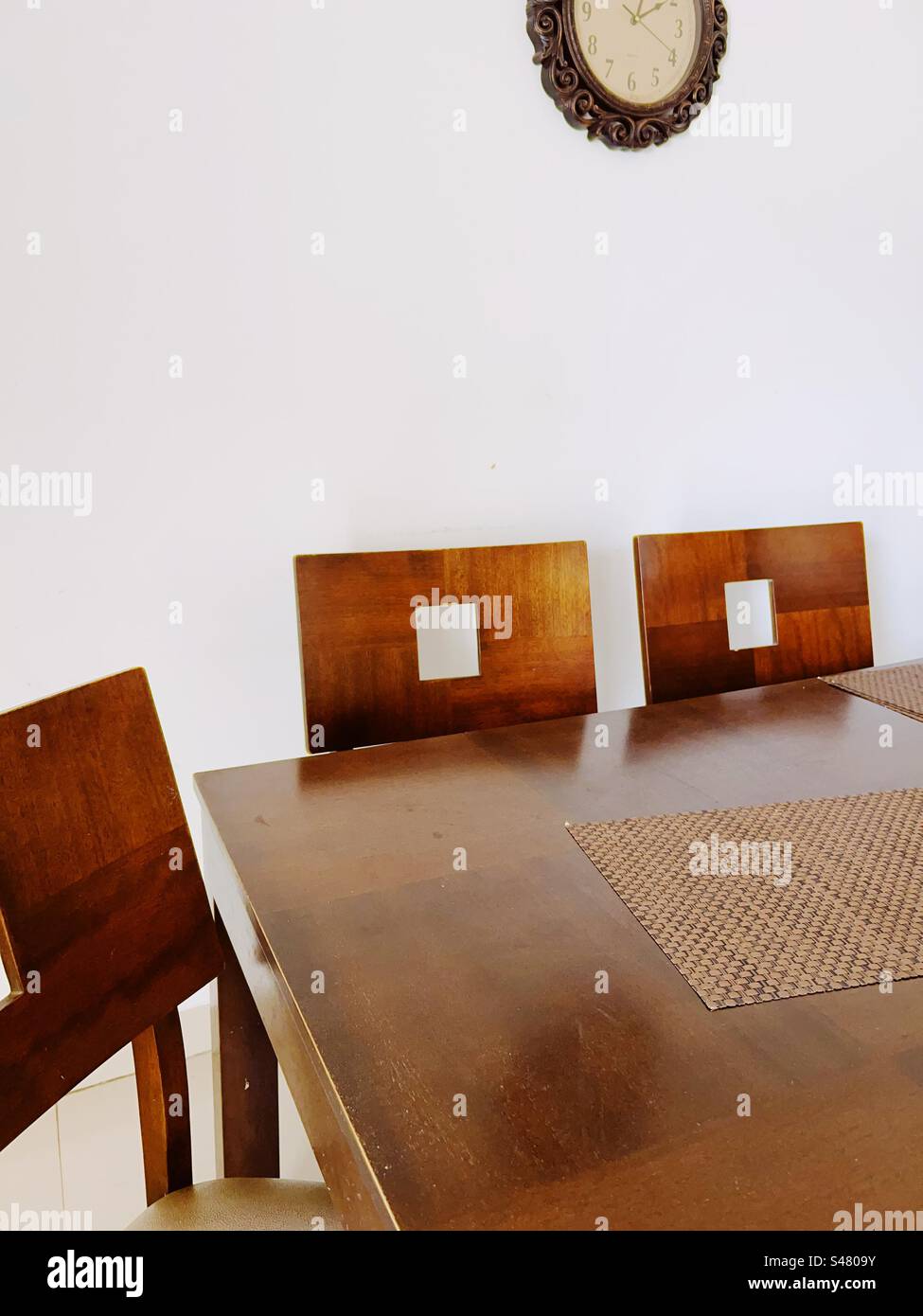 Chairs and table at a restaurant Stock Photo - Alamy