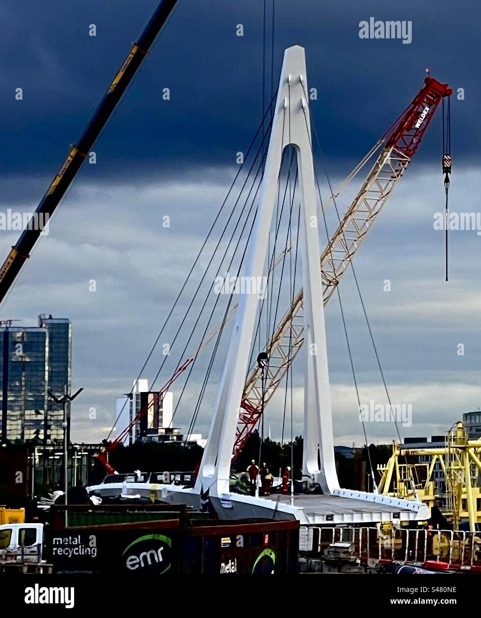 Steel construction bridges hi-res stock photography and images - Alamy