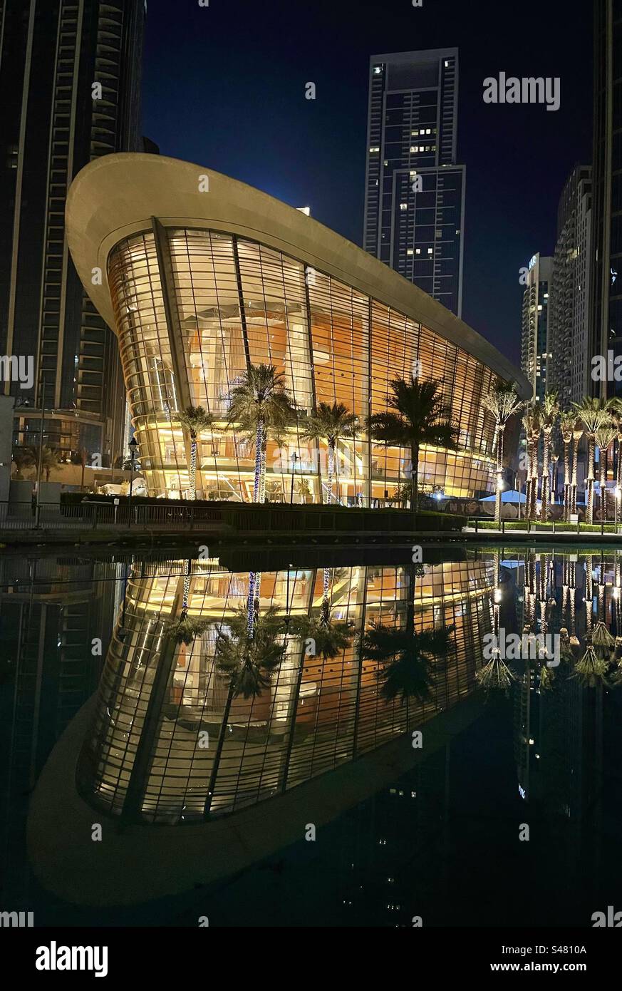 Dubai opera house hi-res stock photography and images - Alamy